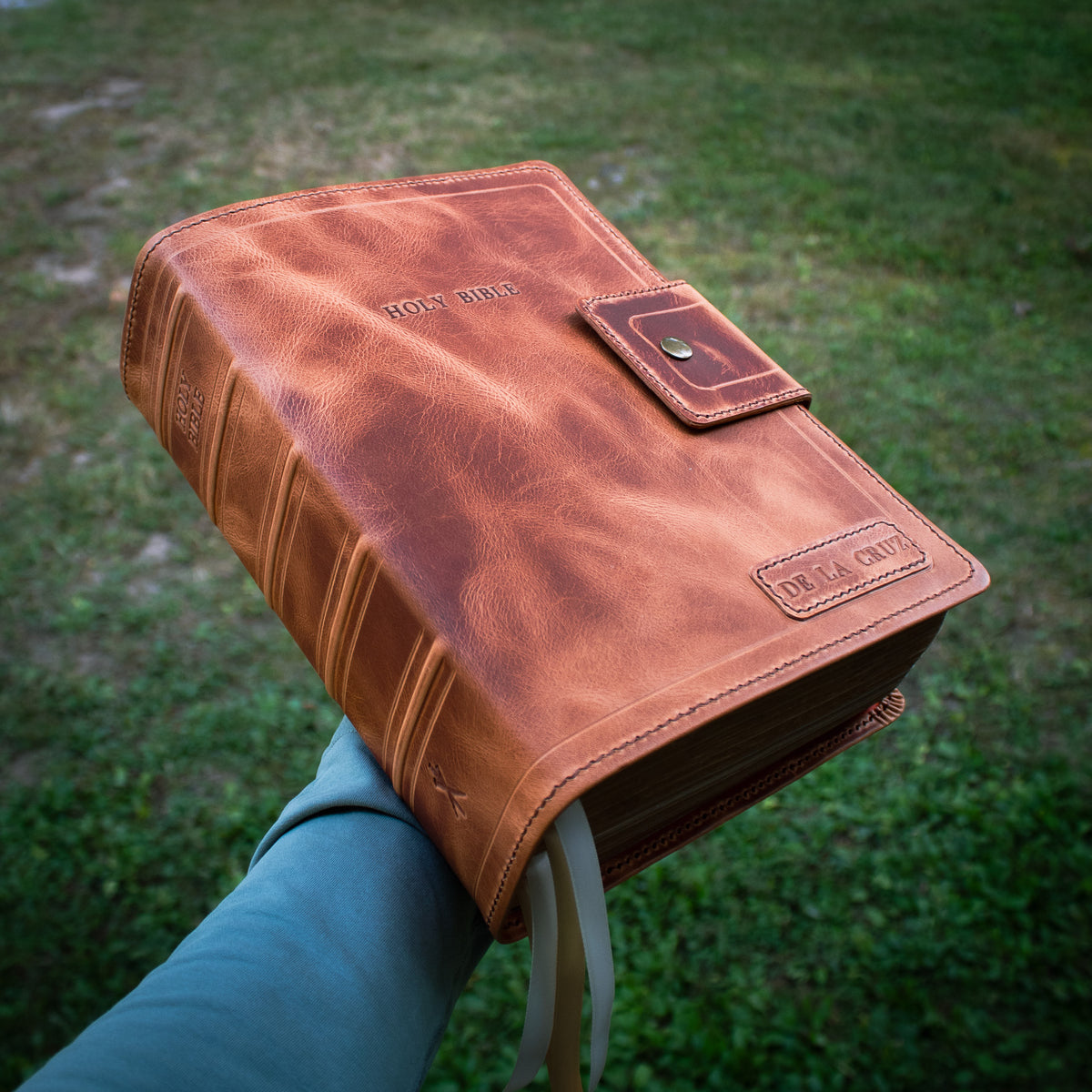 Step 1: Tell us your Bible size – Rustic Leatherworks